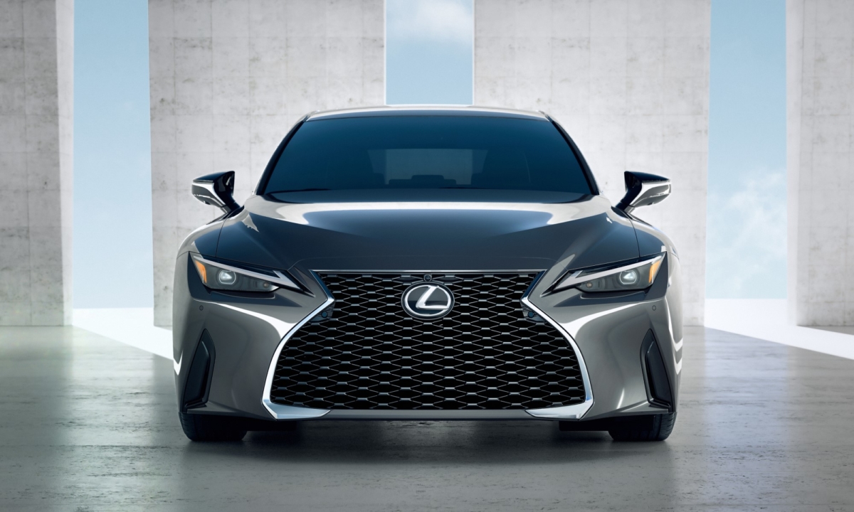 Recently Revised Lexus IS300h EX Driven [w/video] - Double Apex