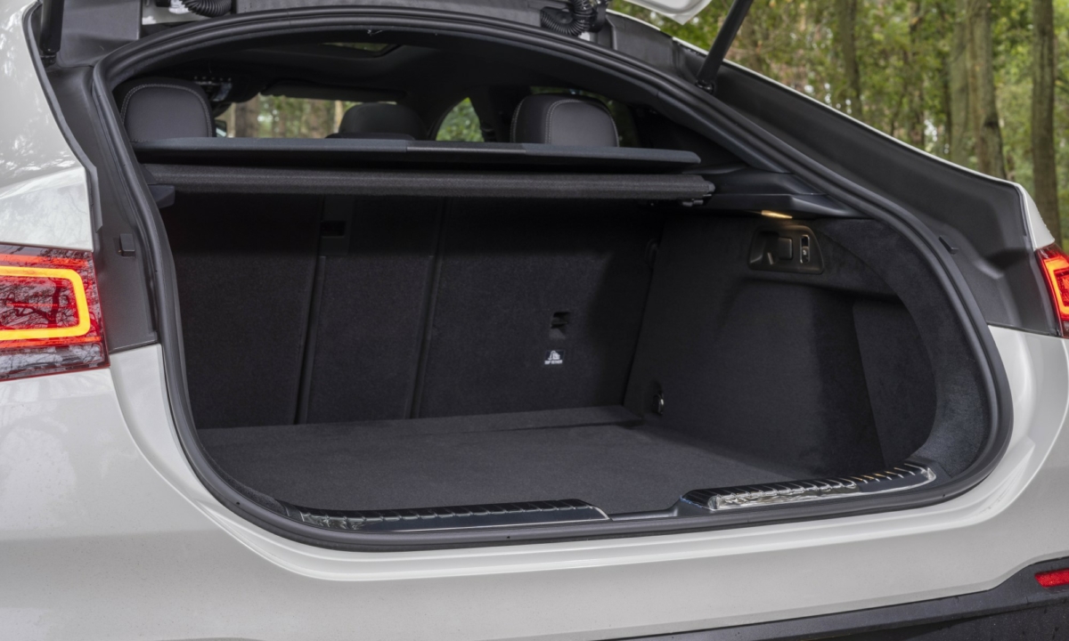 Mercedes-Benz GLE400d Coupe Driven - Double Apex