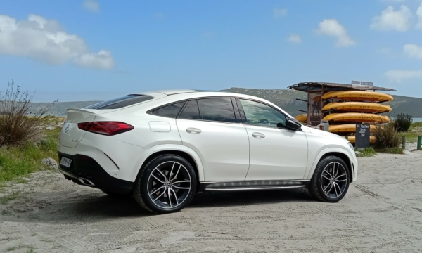 Mercedes-Benz GLE400d Coupe Driven - Double Apex