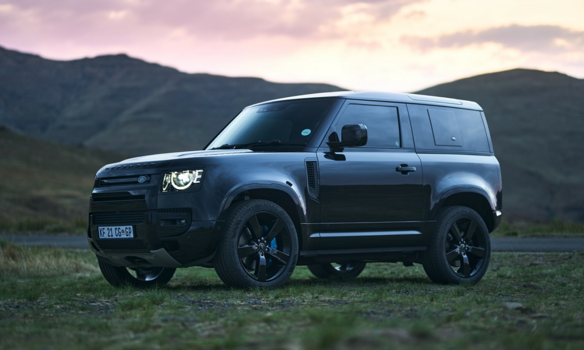 Land Rover Defender V8 Now In SA [w/video] - Double Apex