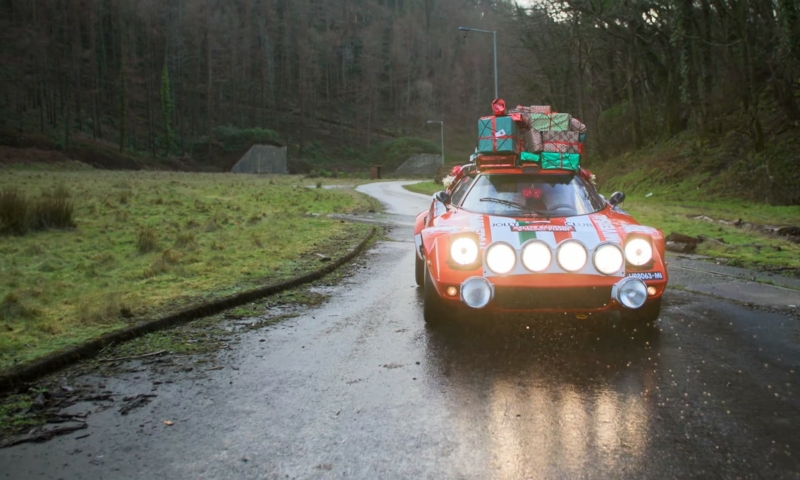 Slip Sliding Santa Claus Stratos Sled [video] - Double Apex