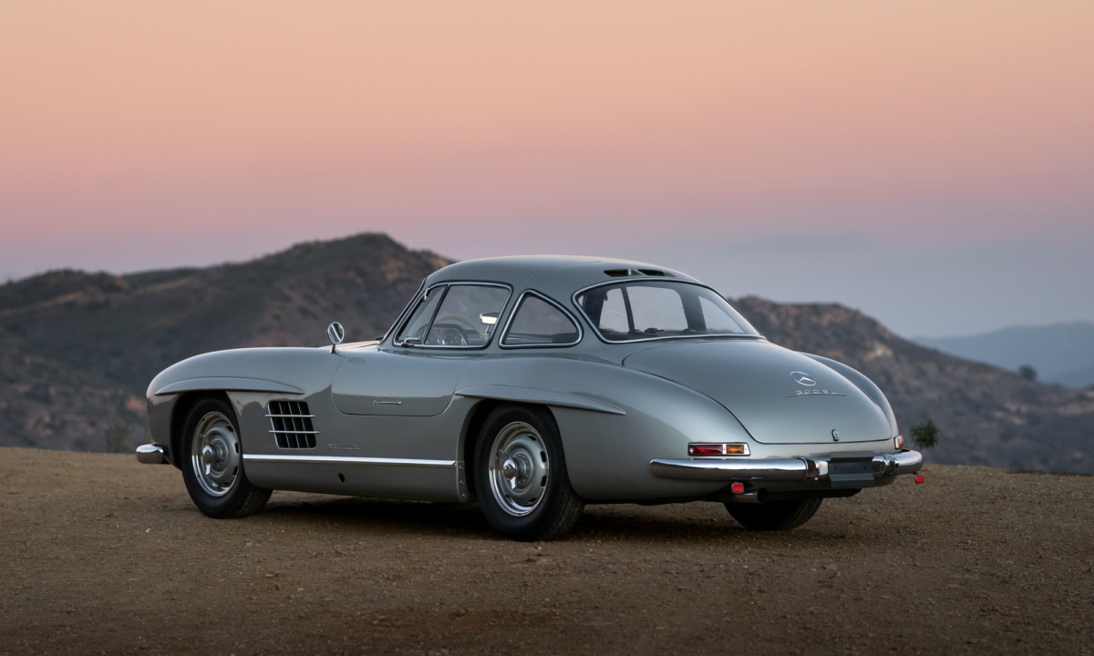 Lightweight Mercedes-Benz 300SL Gullwing Goes Under the Hammer