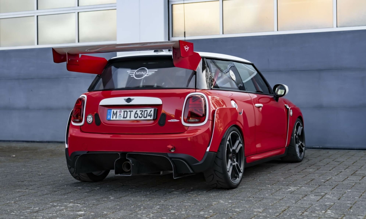 Mini JCW Returns To Nurburgring 24 Hour - Double Apex