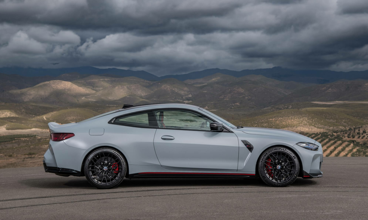 BMW M4 CSL Boasts 405 kW And Mass Reduction - Double Apex