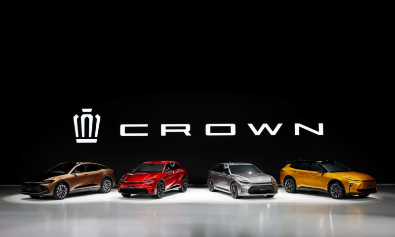 All-new Toyota Crown Models Debut [w/video] - Double Apex
