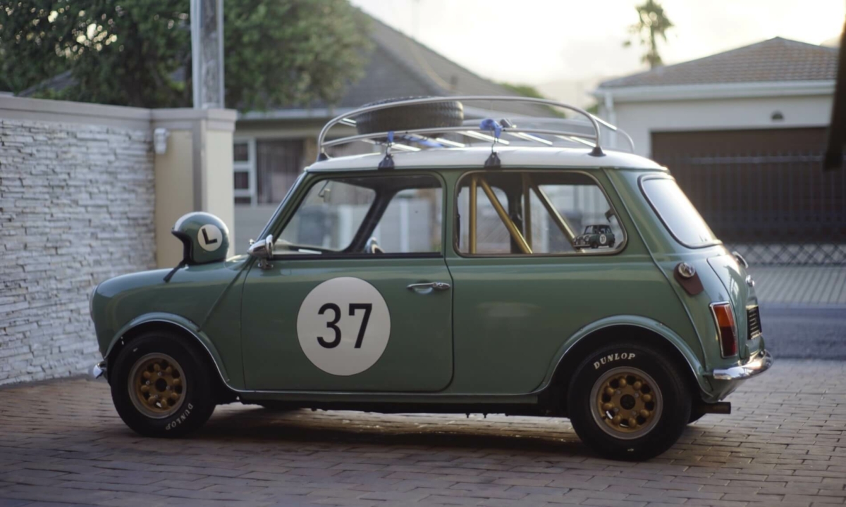 I Own A Classic... 1976 Austin Mini - Double Apex