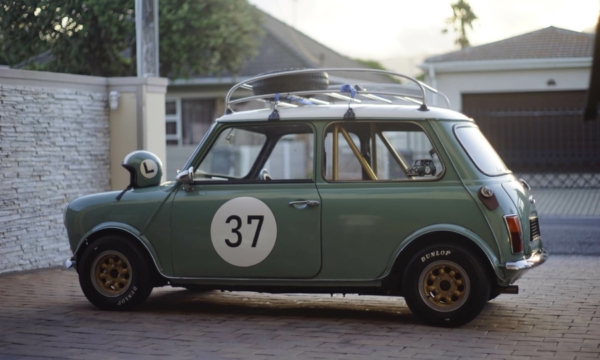 I Own A Classic... 1976 Austin Mini - Double Apex