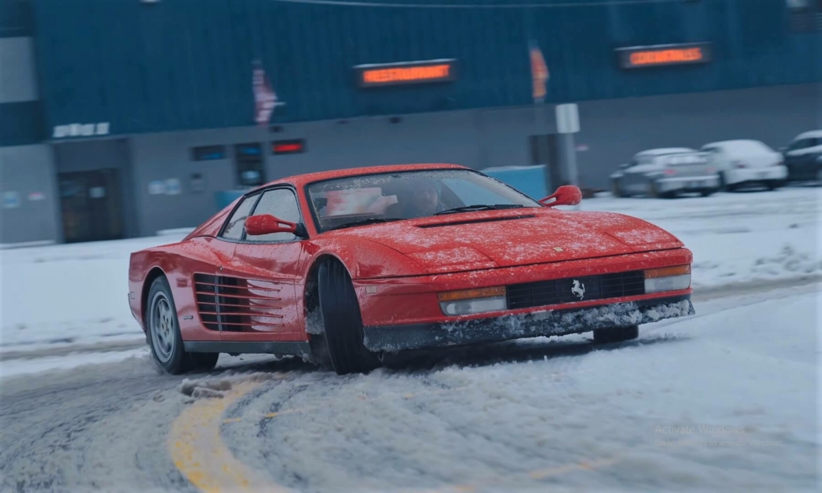 Ferrari Testarossa Drifting In The Snow [video] - Double Apex