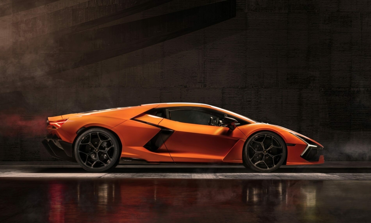 All-new Lamborghini Revuelto Debuts [w/video] - Double Apex