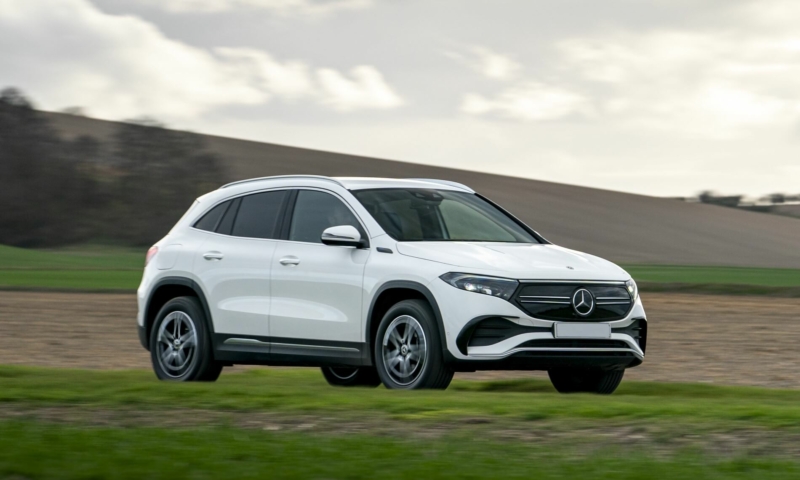 Mercedes-EQ EQA250 Driven - Double Apex