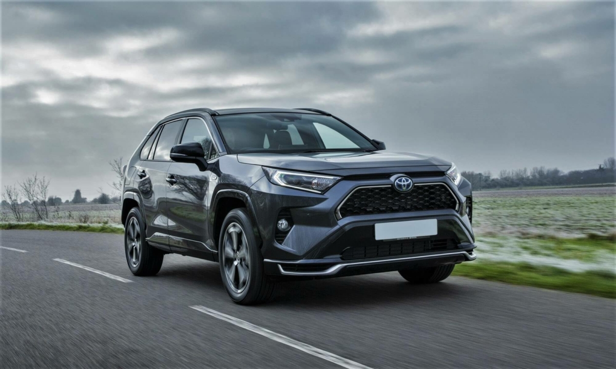 Toyota RAV4 PHEV Driven - Double Apex
