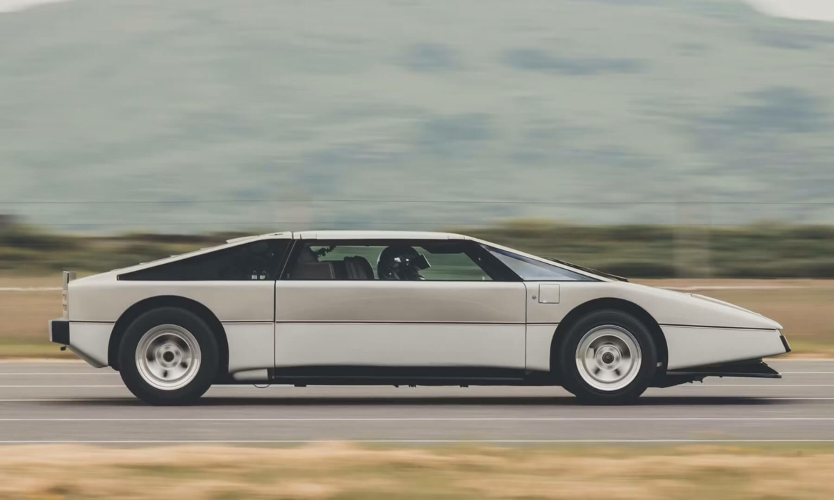 Double Apex Home - Double Apex