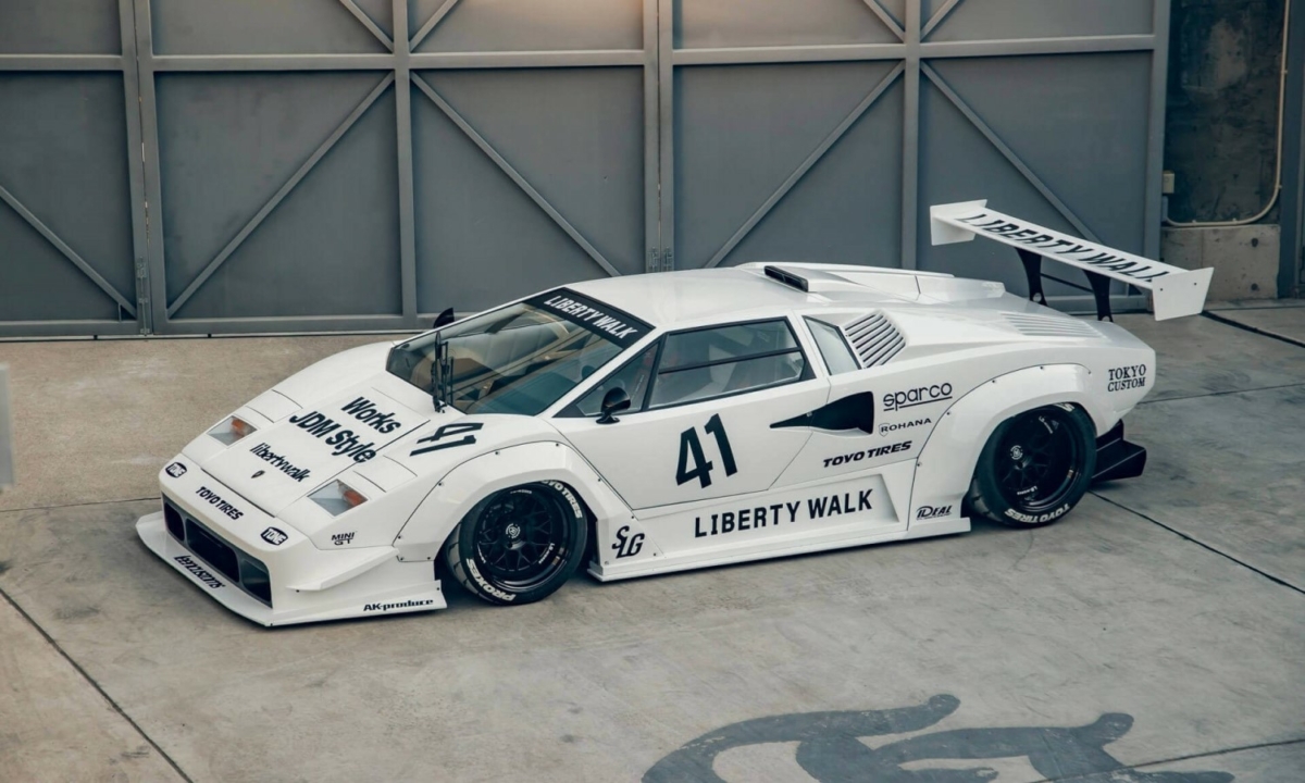Liberty Walk Lamborghini Countach Debuts in Japan - Double Apex