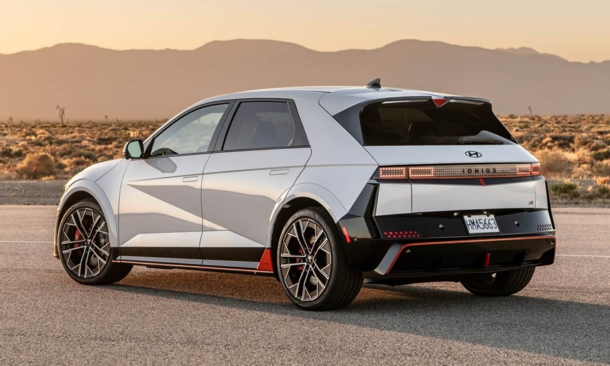 Hyundai Brings Full ICE Experience to Ioniq 5N EV [video] - Double Apex