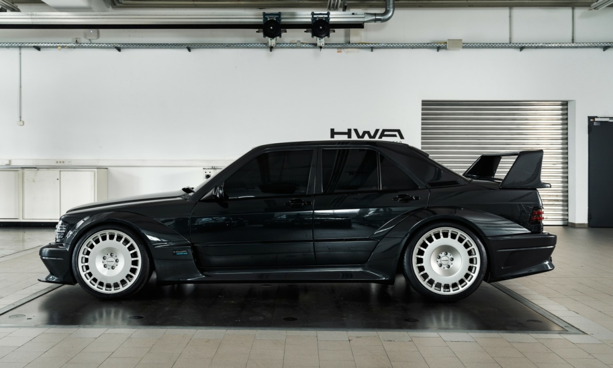 HWA Evo Concept 190E Debuts - Double Apex