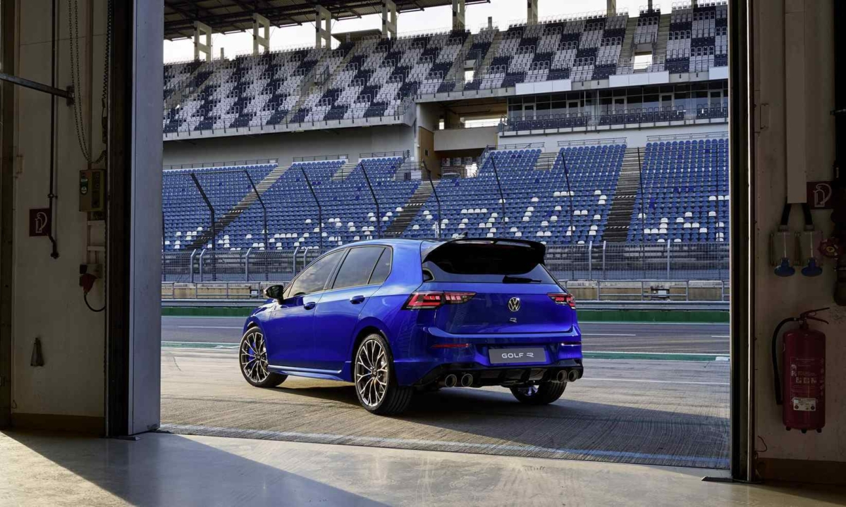 Updated VW Golf R Boasts More Power - Double Apex