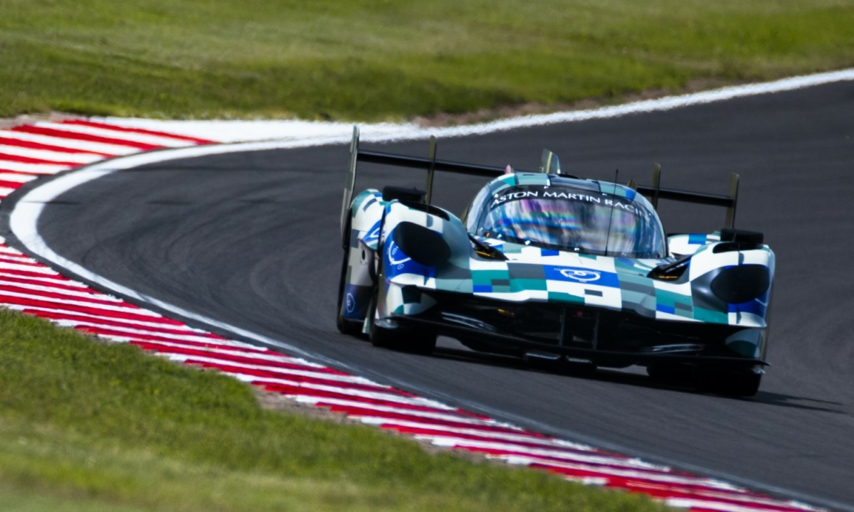 Aston Martin Valkyrie AMR-LMH Hits the Track - Double Apex