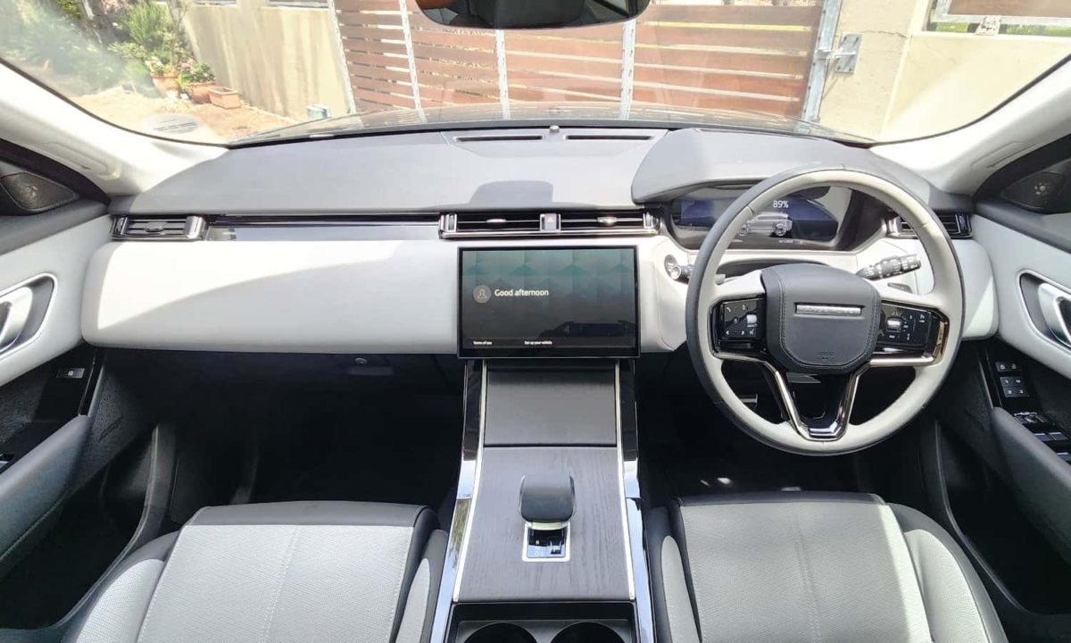 Range Rover Velar P400e Dynamic HSE Driven - Double Apex