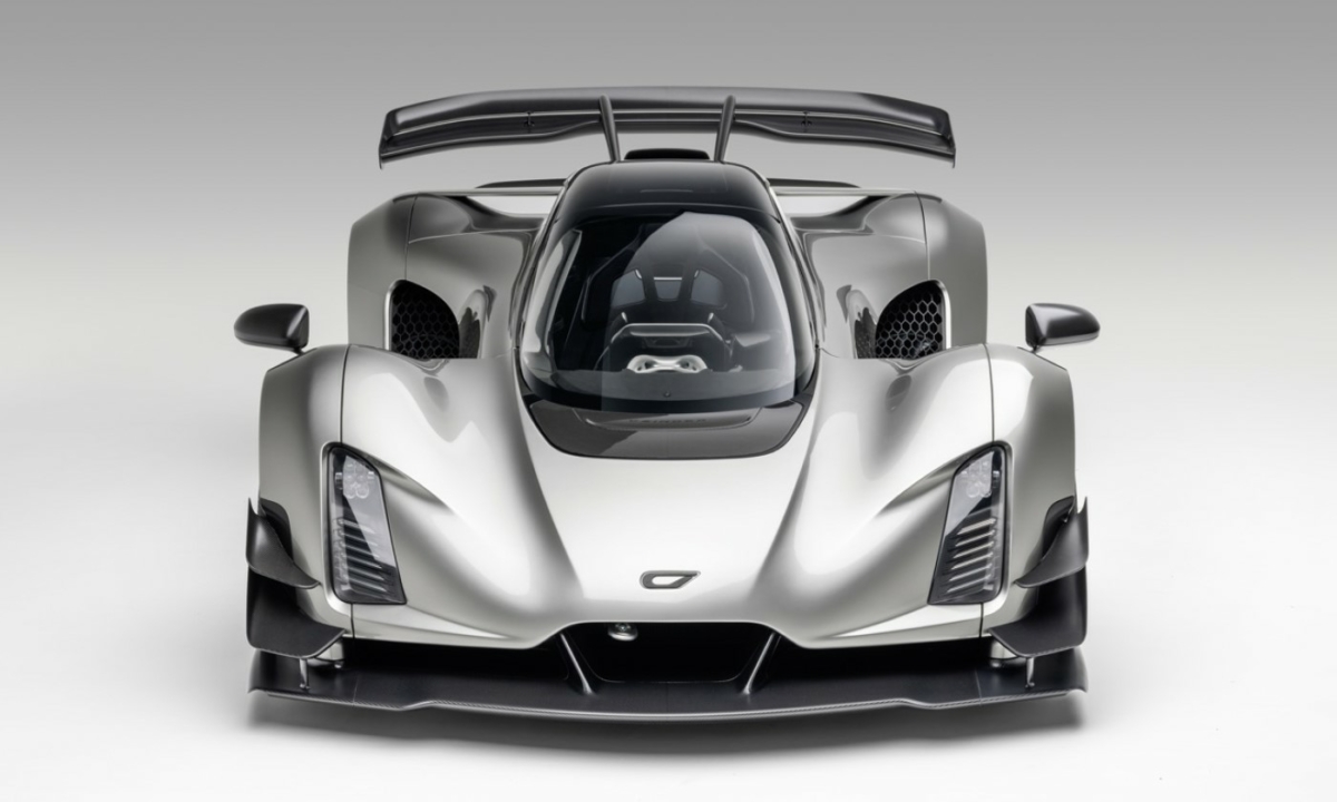 Taking Centre Stage - Supercars with a Central Driving Position ...