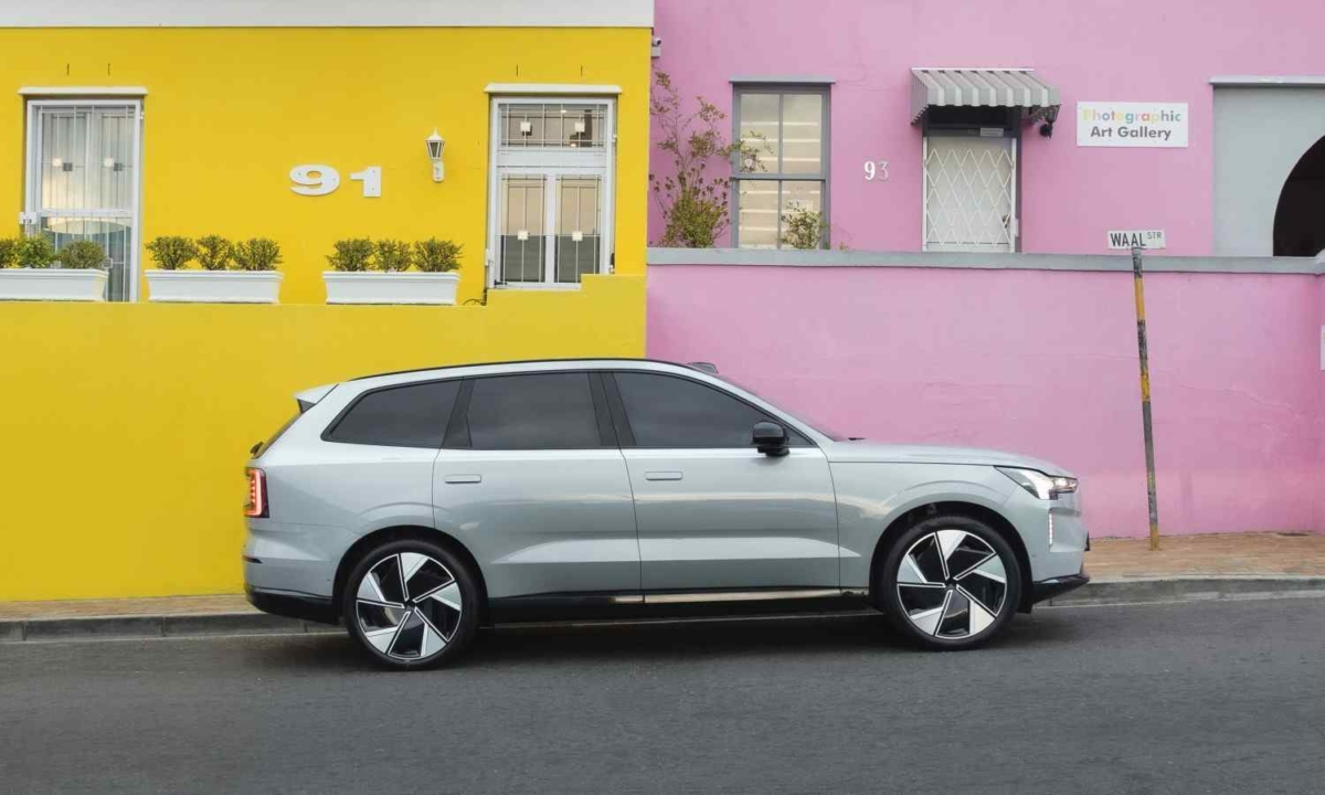 All-new Volvo EX90 Glides into SA - Double Apex