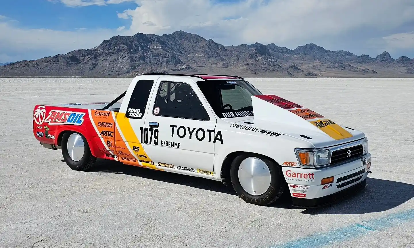 World’s Fastest Toyota Hilux Tops 400 km/h [w/video] - Double Apex