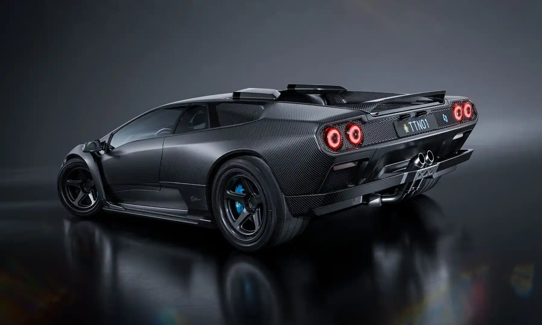 Eccentrica Titano is a Track-Focused Lamborghini Diablo Restomod ...