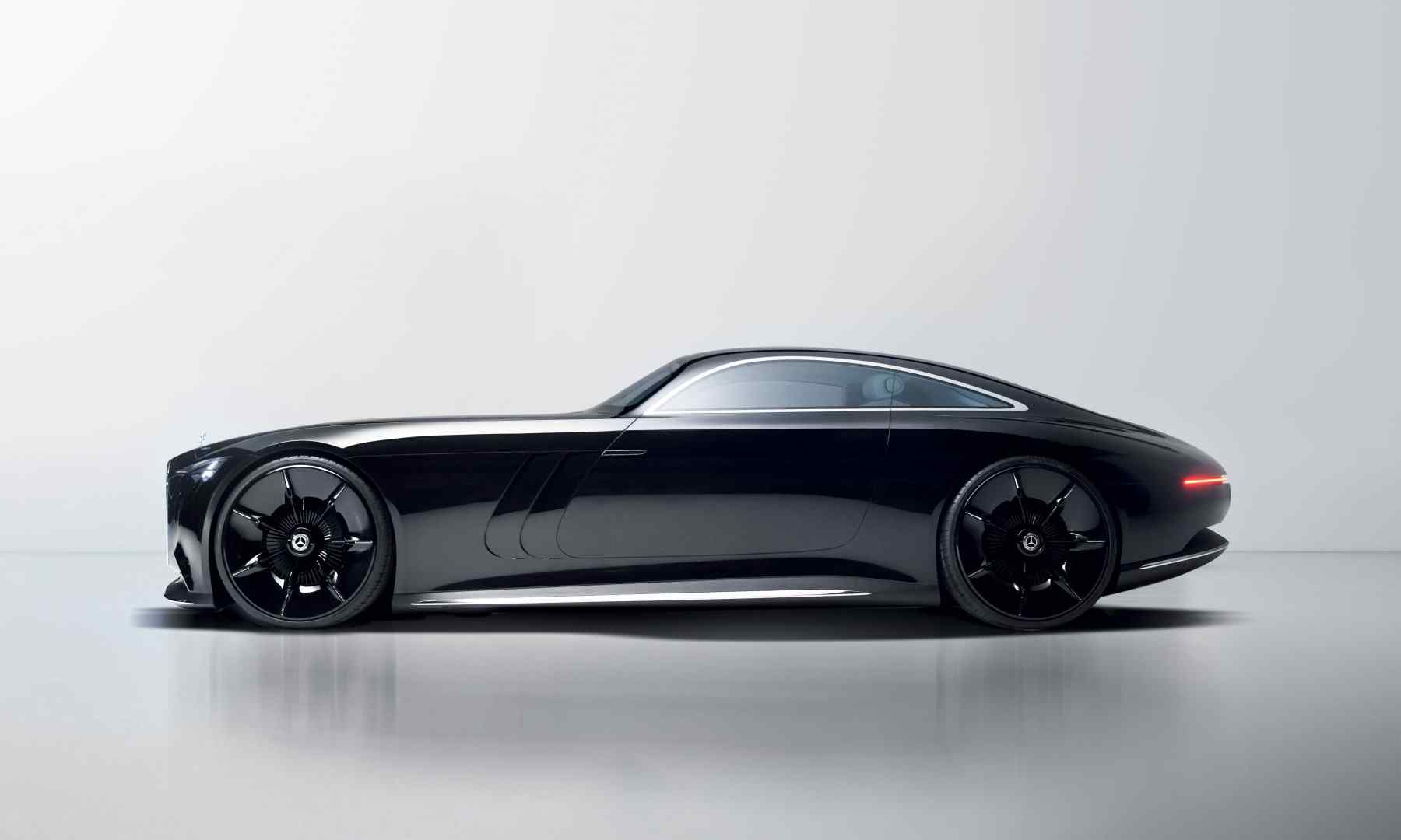 Mercedes-Benz Vision Iconic Unveiled as Design Homage and Precursor - Double Apex