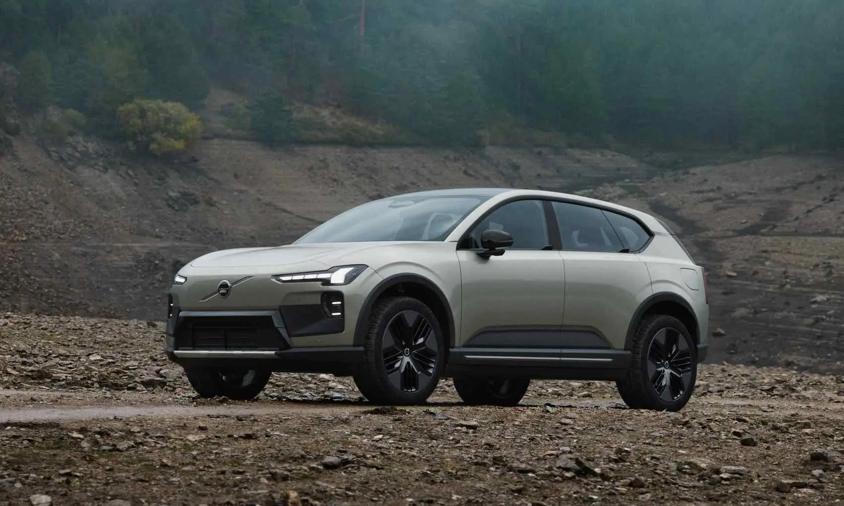 All-electric Volvo EX60 and Cross Country Make Debut - Double Apex