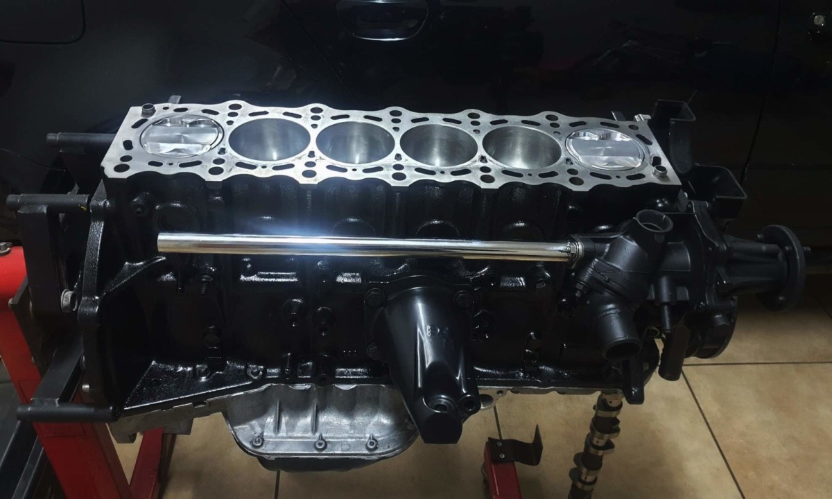 Audi RS2JZ is an RS4 that features a Toyota-sourced inline six