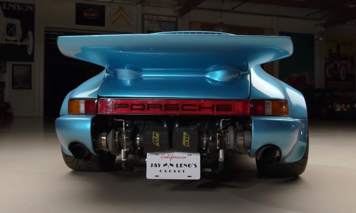 Bisimoto Porsche 911 is a restomod with a 630 kW twin-turbo motor