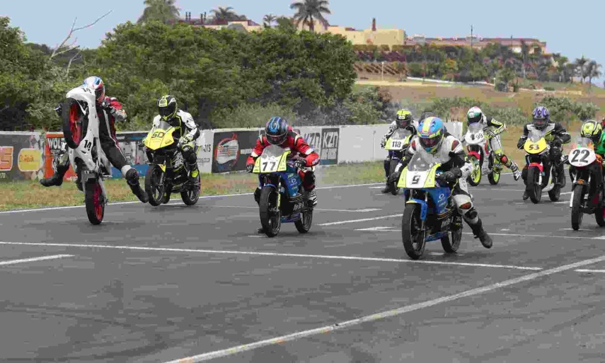 High Noon at Dezzi Raceway at the season-finale of the KZNRRC