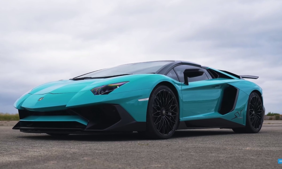 All Lamborghini drag race features all models on offer from the carmaker