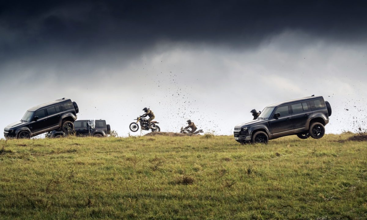 Land Rover Defender advert goes behind-the-scenes of new Bond movie