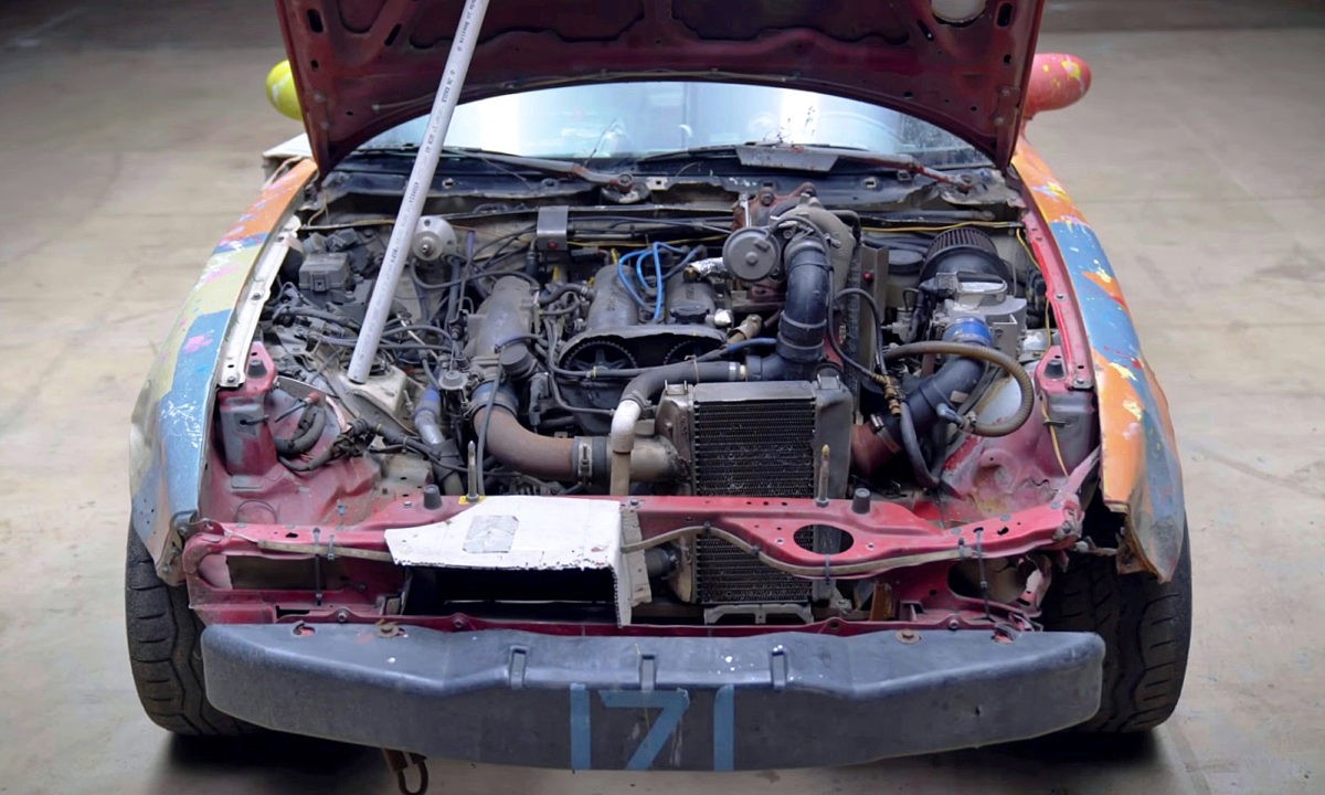 LeMons Racer MX-5 is a 138 kW race-winning eyesore