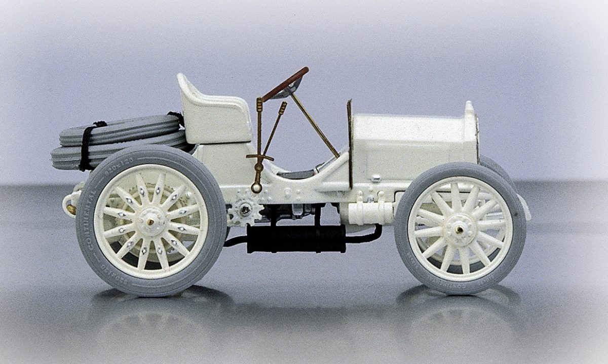 Mercedes Simplex Concept Car is an homage to a 1901 racecar