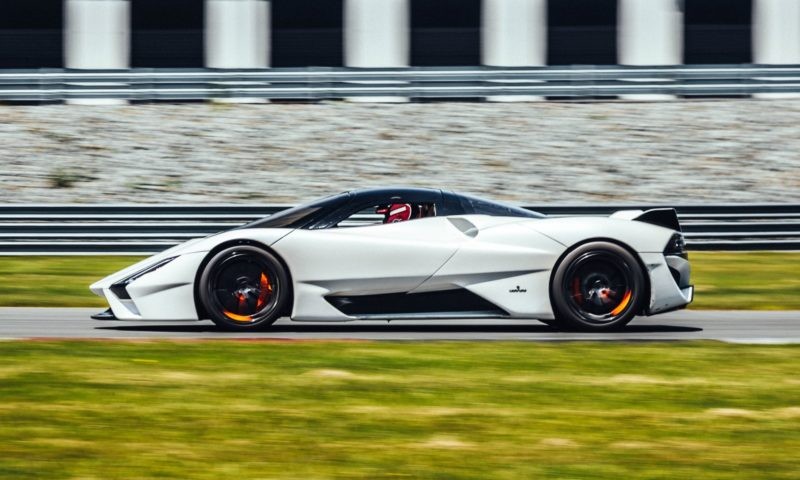 SSC Tuatara Hypercar has a 1,3 megawatt twin-turbocharged V8